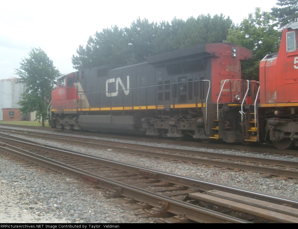 CN 2628